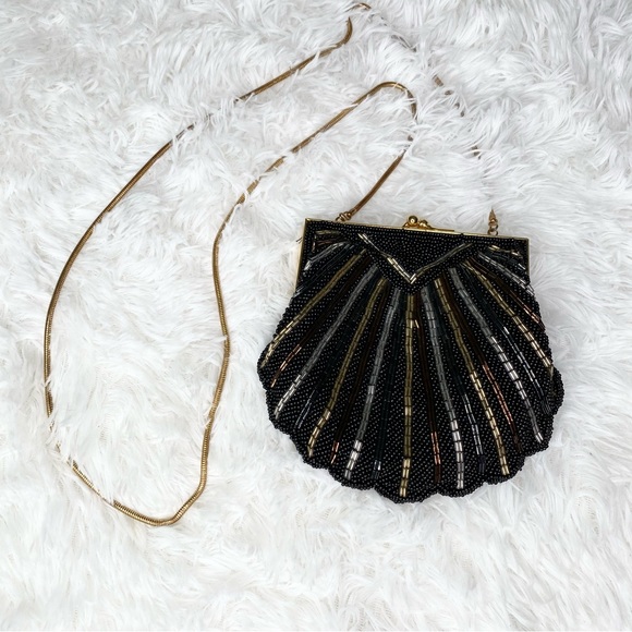Vintage | Bags | Vintage Valerie Stevens Scalloped Beaded Clam Shell ...